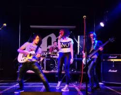 Gnine - discography, line-up, biography, interviews, photos