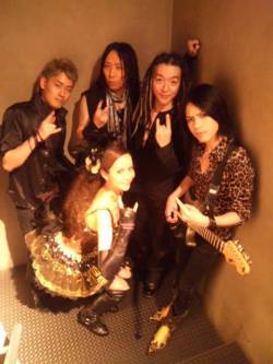 Liv Moon - discographie, line-up, biographie, interviews, photos