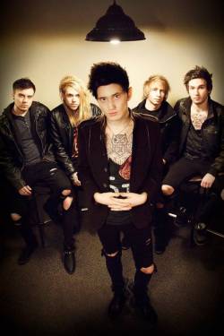 Make Me Famous - discographie, line-up, biographie, interviews, photos