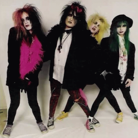 Queeny Blast Pop - discography, line-up, biography, interviews, photos