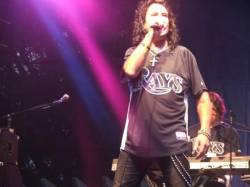 Robin McAuley - discography, line-up, biography, interviews, photos