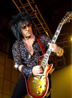 Steve Stevens - discographie, line-up, biographie, interviews, photos
